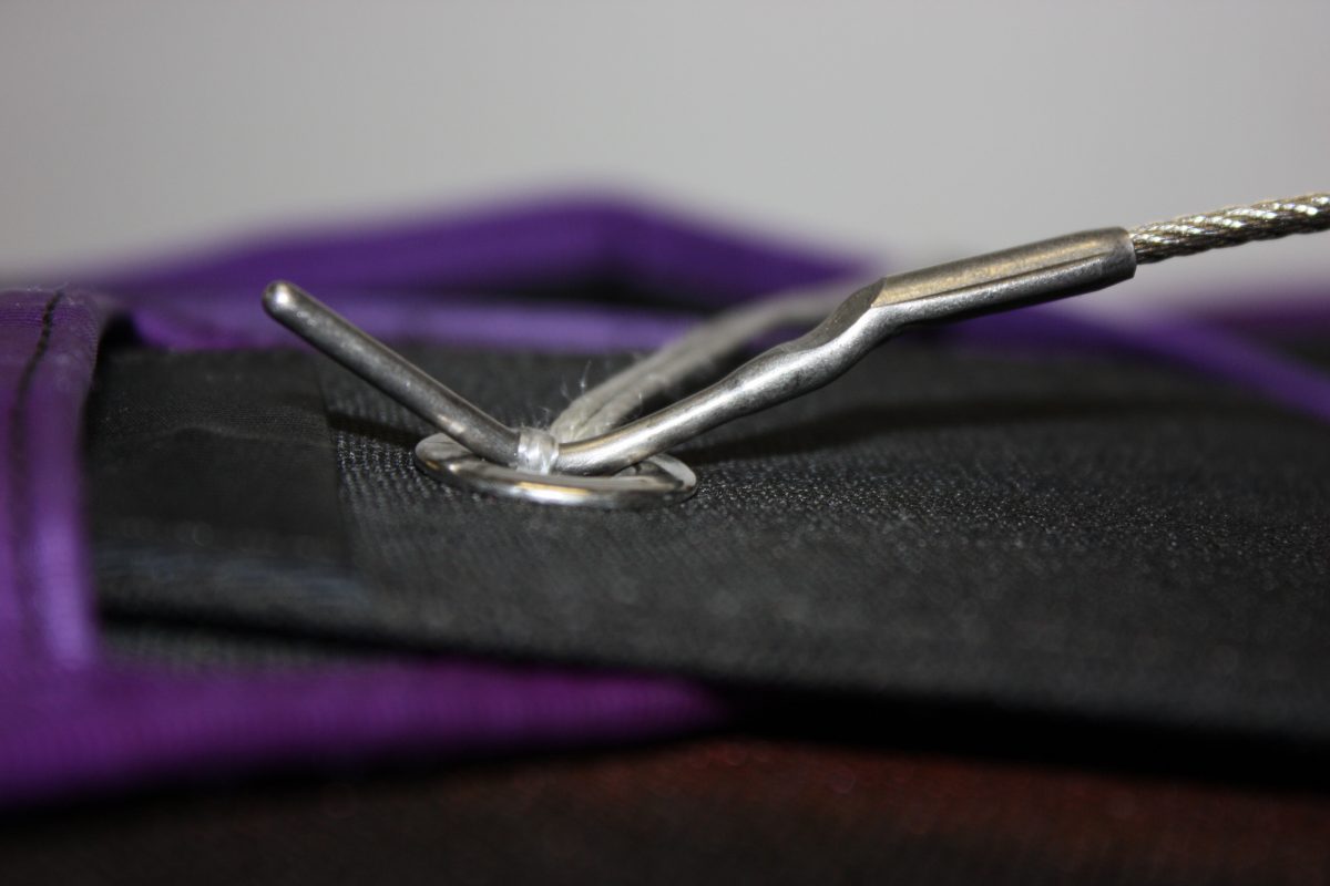 Information about opening a parachute reserve container - CYPRES